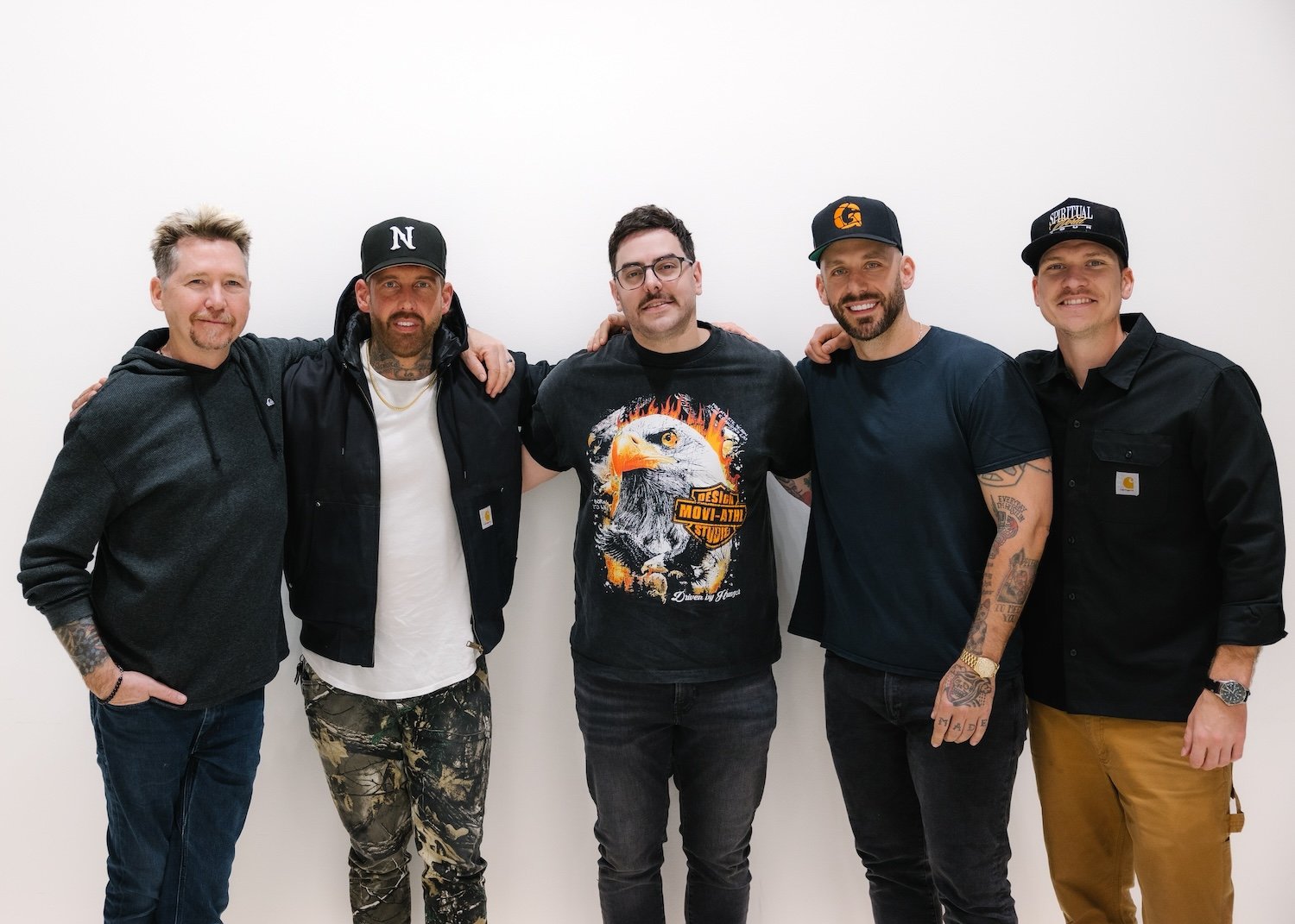 Country Duo Lakeview Signs With Gravel Road - MusicRow.com