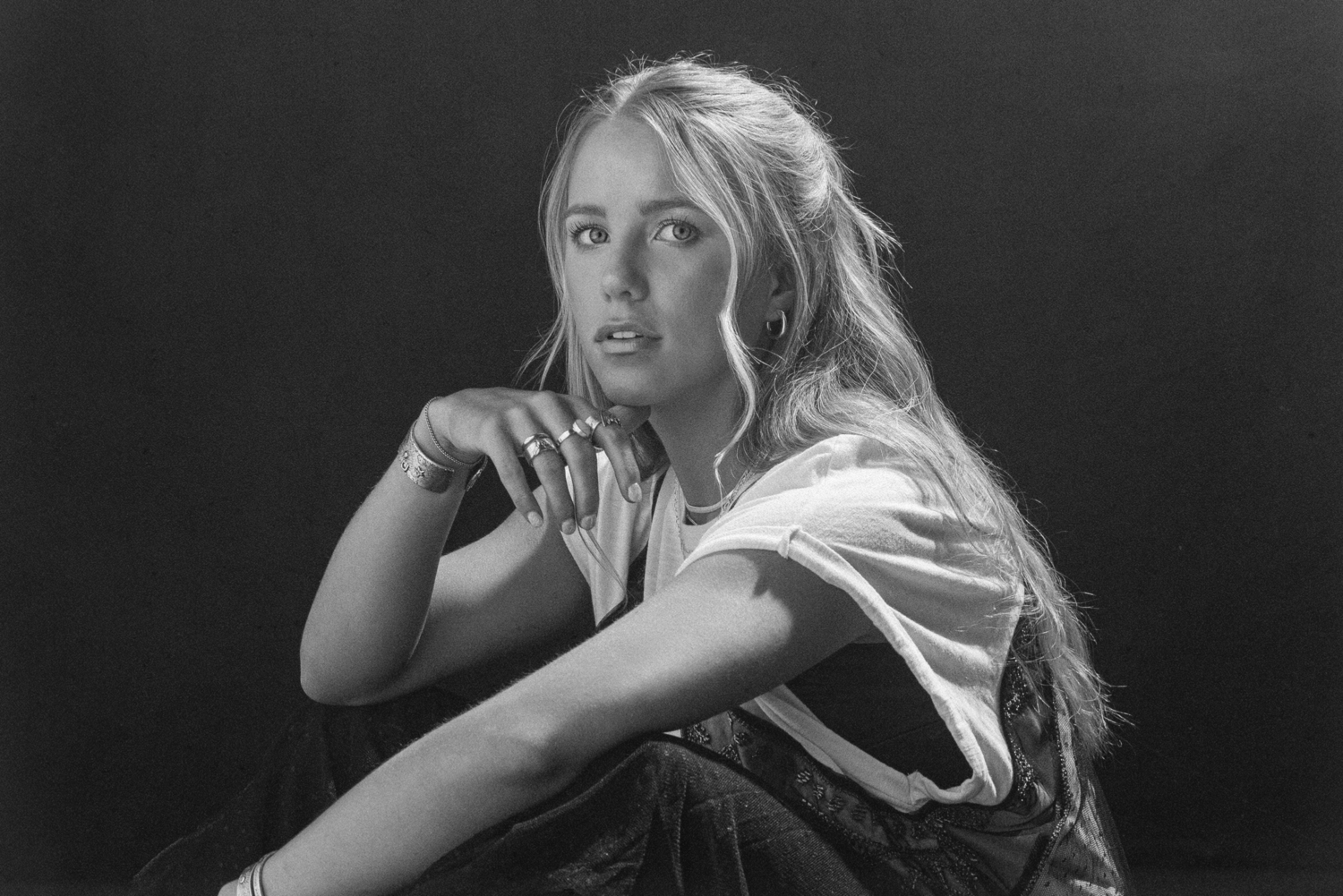 Avery Anna Drops New Track From Debut Album 'Breakup Over Breakfast ...