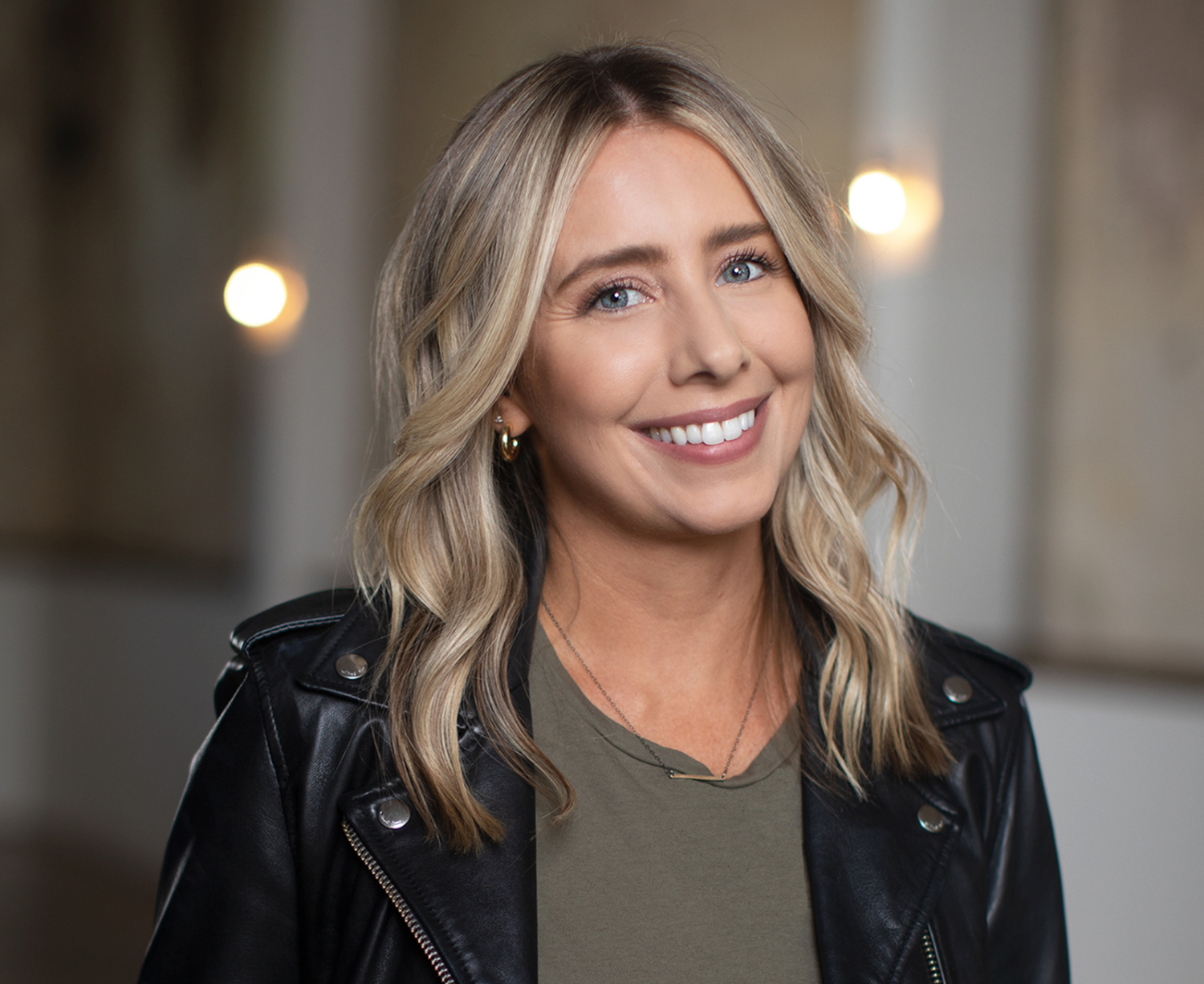 BREAKING: Warner Music Nashville Advances Torie Mason - MusicRow.com