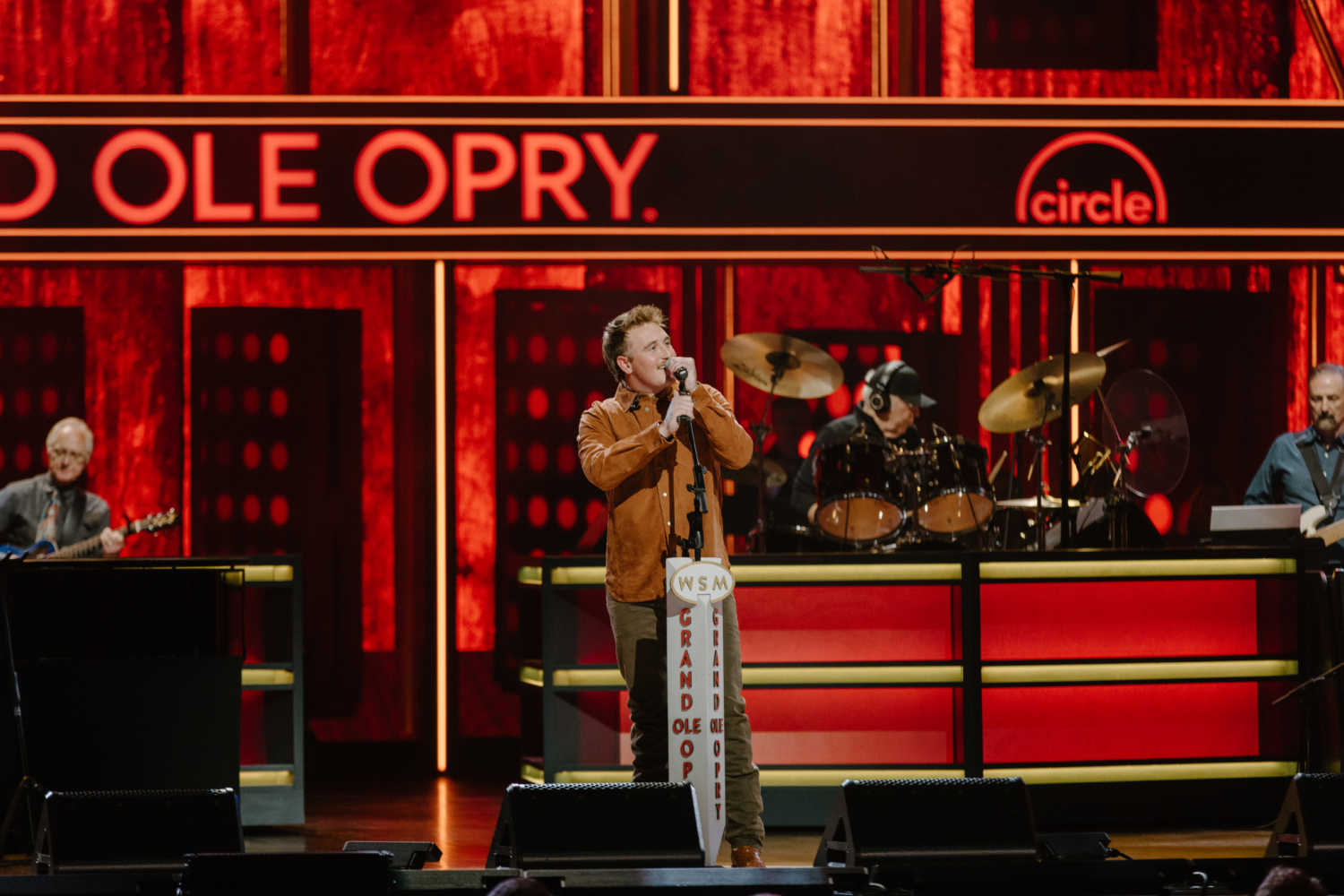 Graham Barham Makes Grand Ole Opry Debut - MusicRow.com
