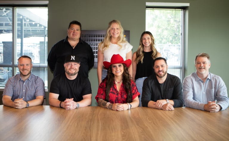 Taylor Austin Dye Signs With Warner Chappell & Lex Music Group ...