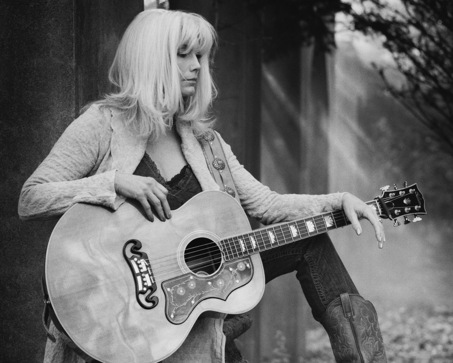 Recordings By Emmylou Harris, Linda Martell, More Inducted To 2025 ...