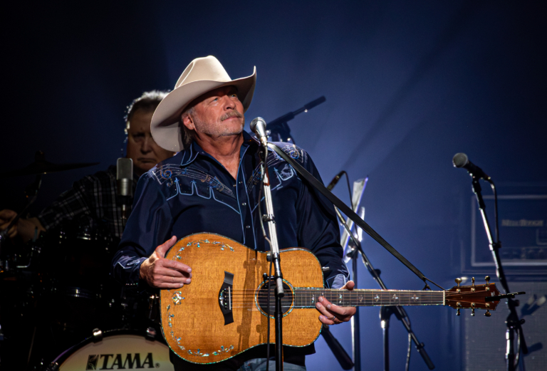 Alan Jackson Retires From Touring; Announces Final Show In Nashville ...