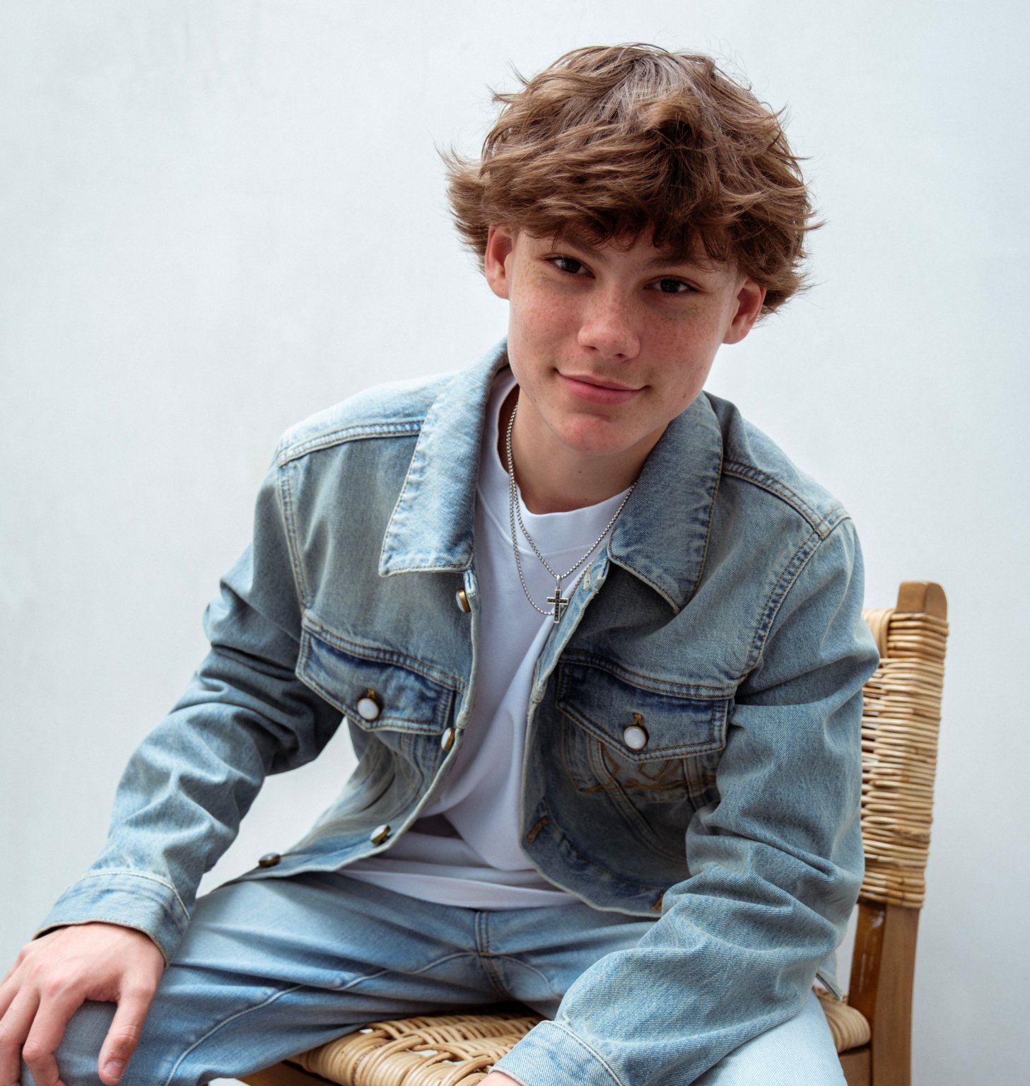 Maddox Batson Releases Deluxe EP, ‘First Dance (The After Party)’ - MusicRow.com