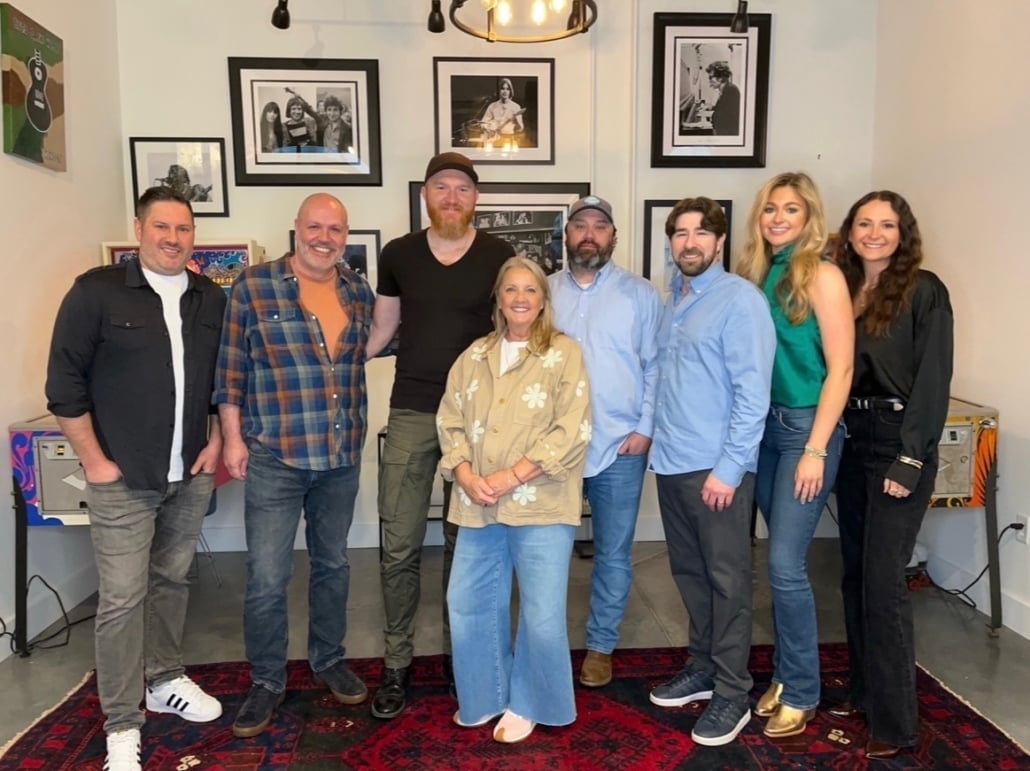 Eric Paslay Inks With Liz Rose Music & Sheltered Music Publishing ...