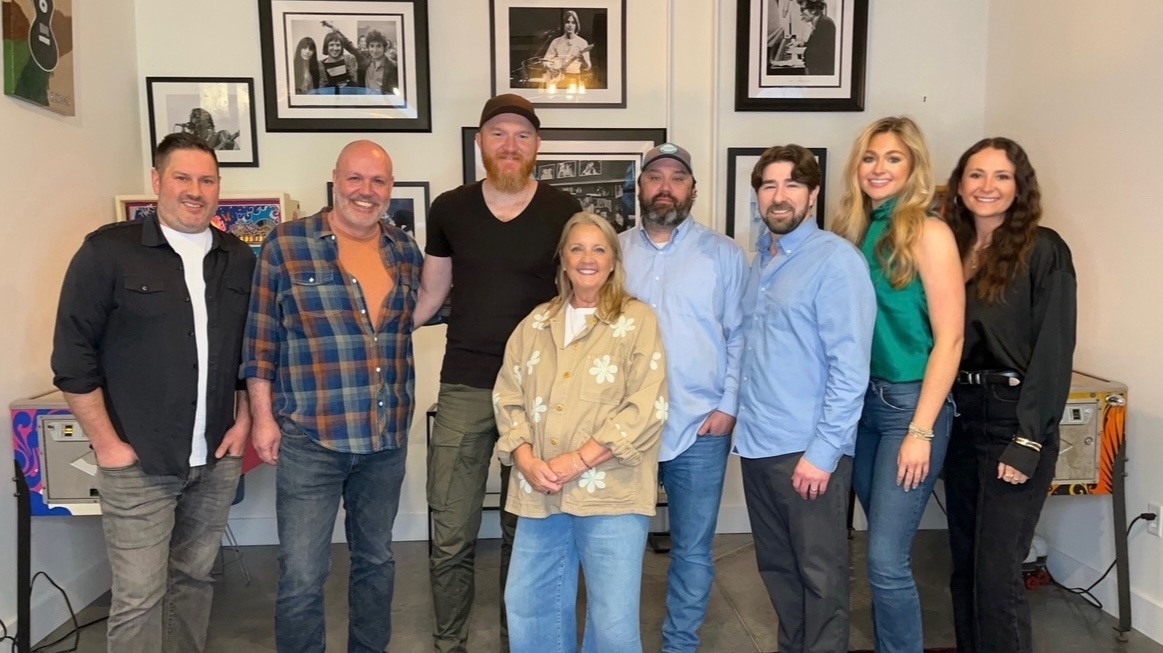 Eric Paslay Inks With Liz Rose Music & Sheltered Music Publishing ...