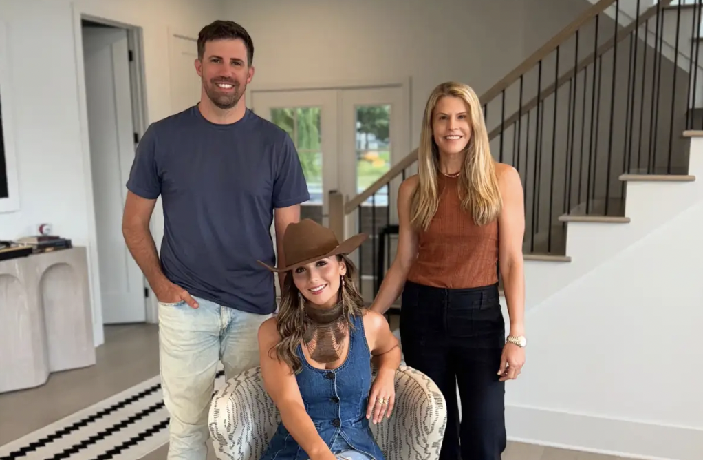 Alyssa Flaherty Inks With Neon Coast Management, Releases Debut EP - MusicRow.com