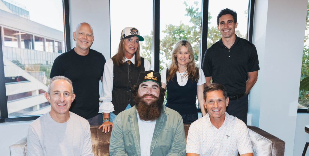 Thomas Edwards Signs With Warner Music Nashville - MusicRow.com