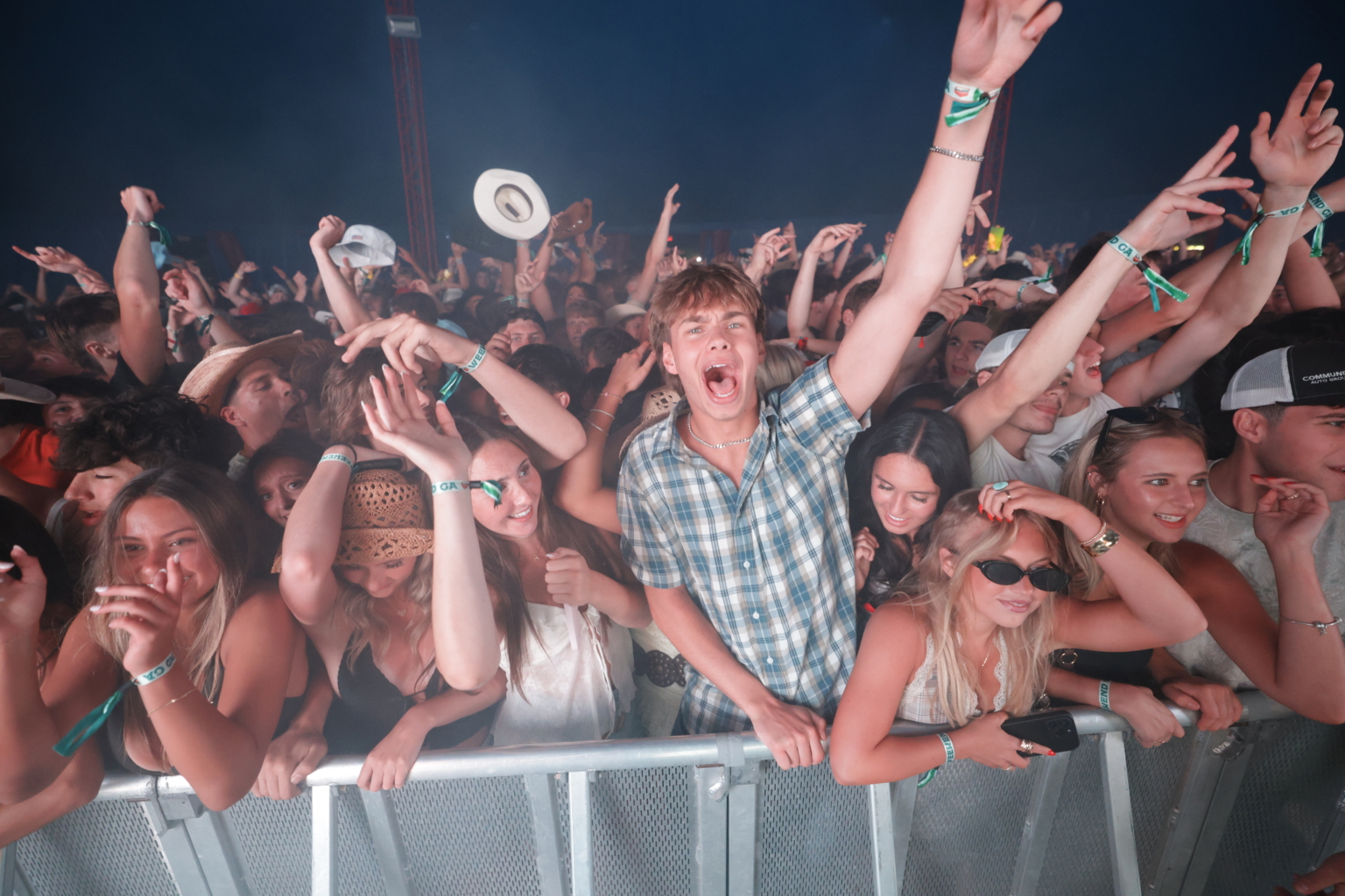 Country Thunder Wisconsin Draws Thousands for Four Days of Music in ...