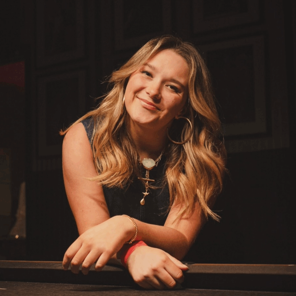 Evie Grace Fowler Joins Black River Publishing - MusicRow.com