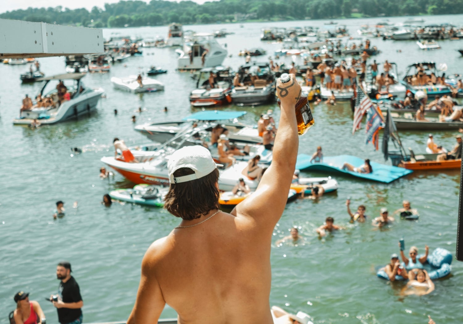 Gavin Adcock Hosts Album Listening Party On Old Hickory Lake - MusicRow.com