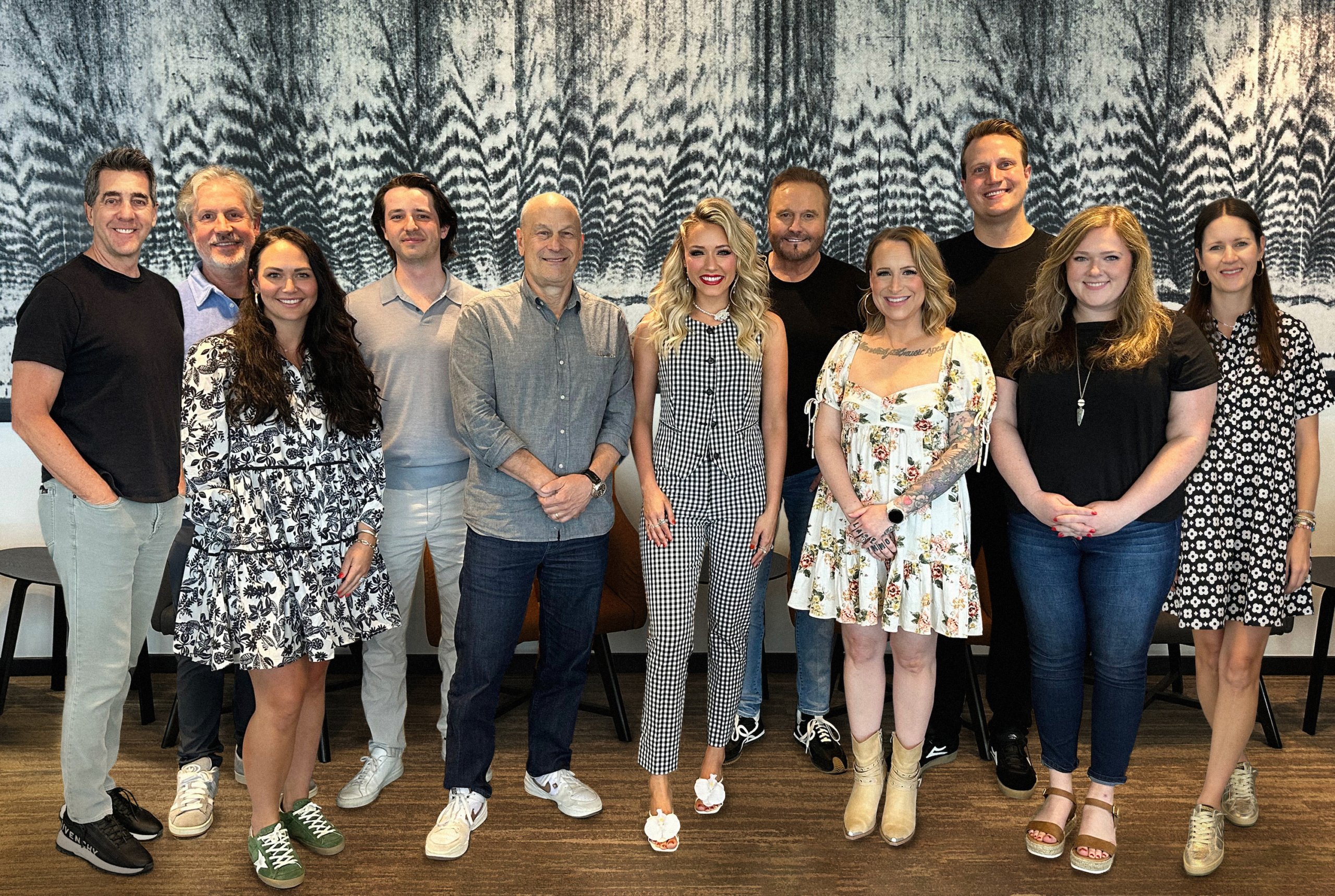 Emily Ann Roberts Signs With RECORDS/Sony Music Nashville - MusicRow.com