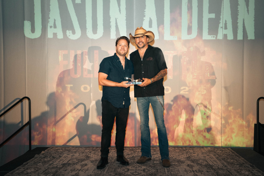 Jason Aldean Brings ‘Full Throttle Tour’ To Sold-Out Nashville Crowd ...