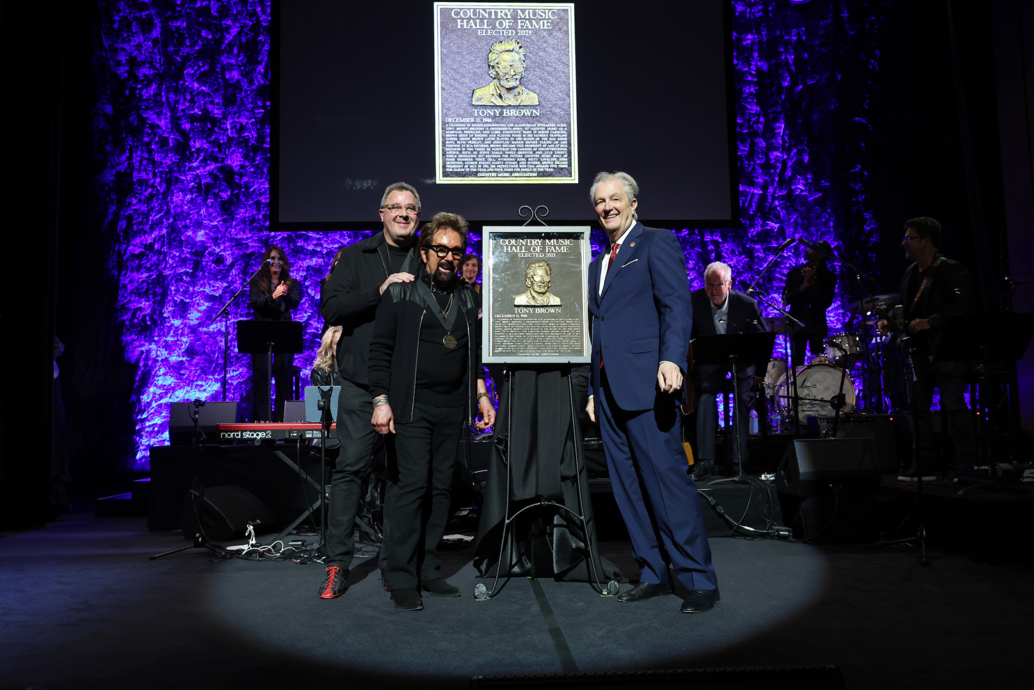 Tony Brown, June Carter Cash & Kenny Chesney Inducted Into The Country ...