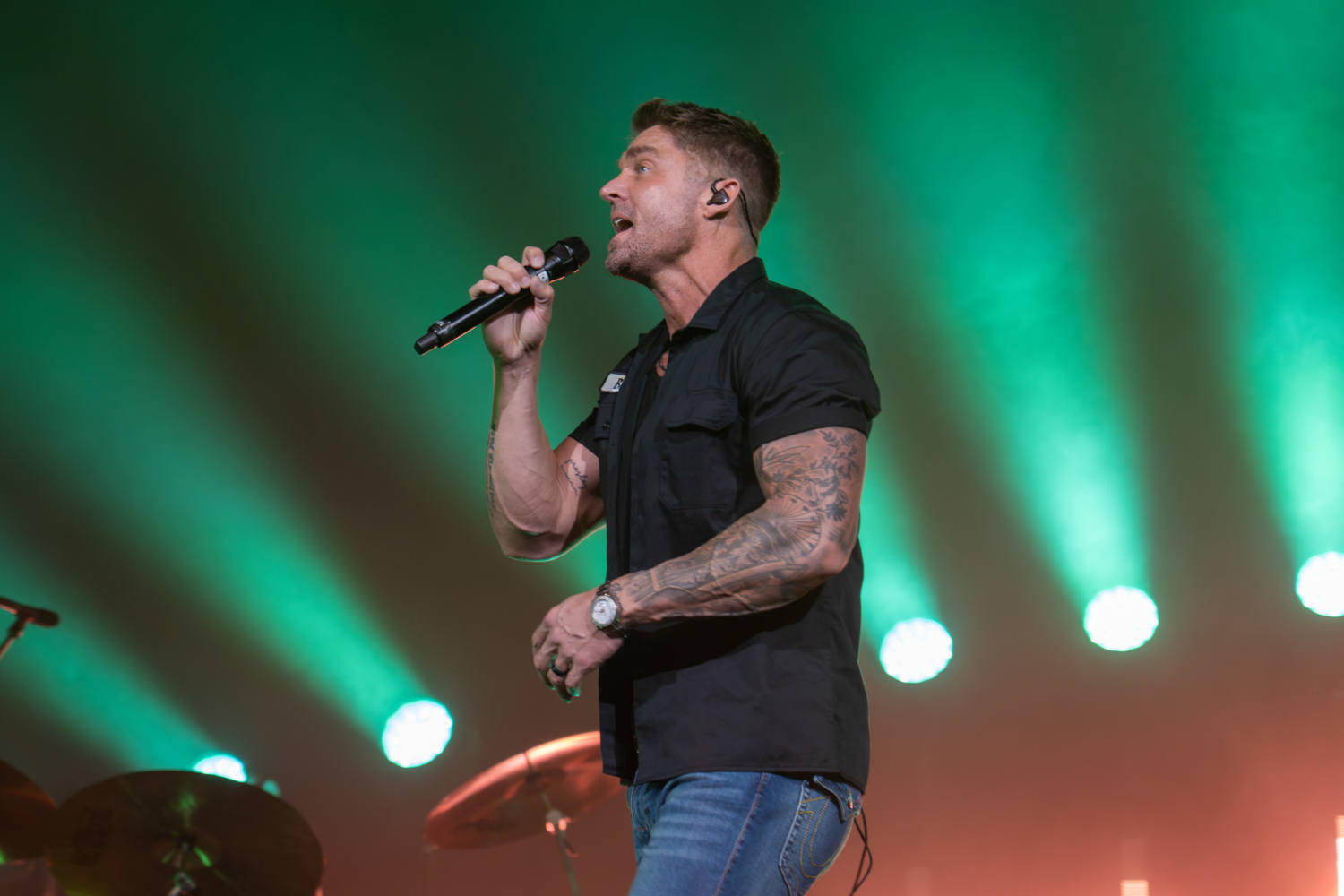Brett Young Brings Heart & Harmony To The Ryman - MusicRow.com