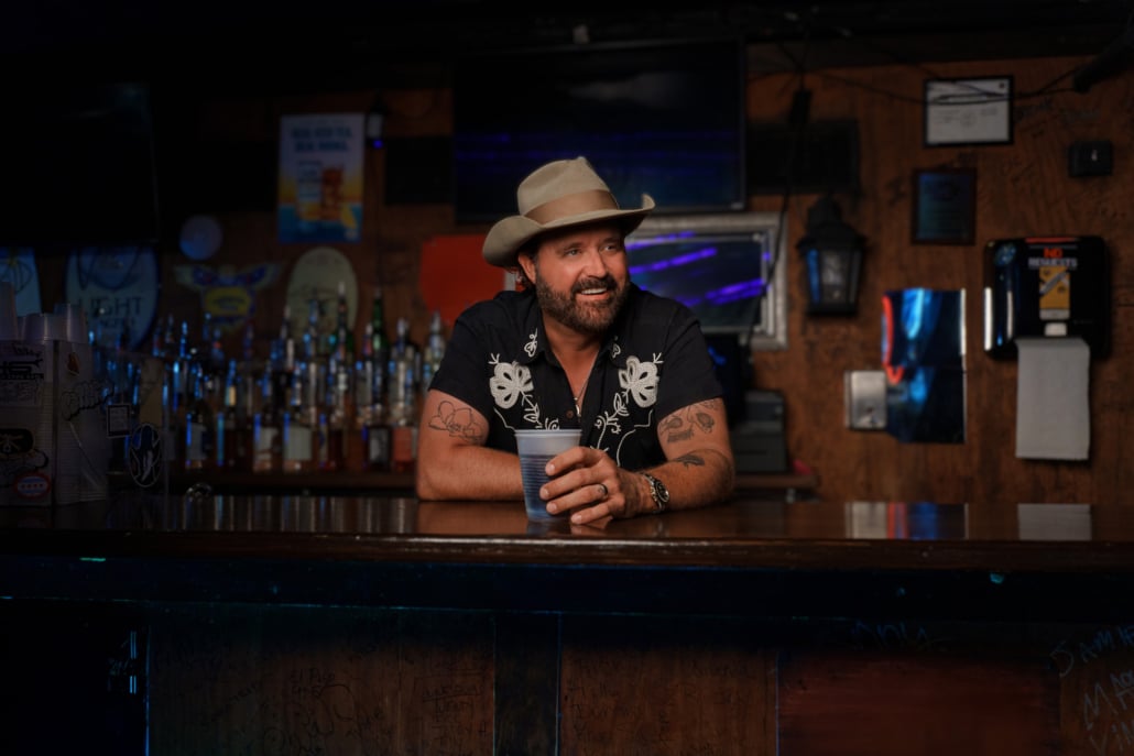 DISClaimer Single Reviews: Randy Houser Offers A 'Joyous Listening ...