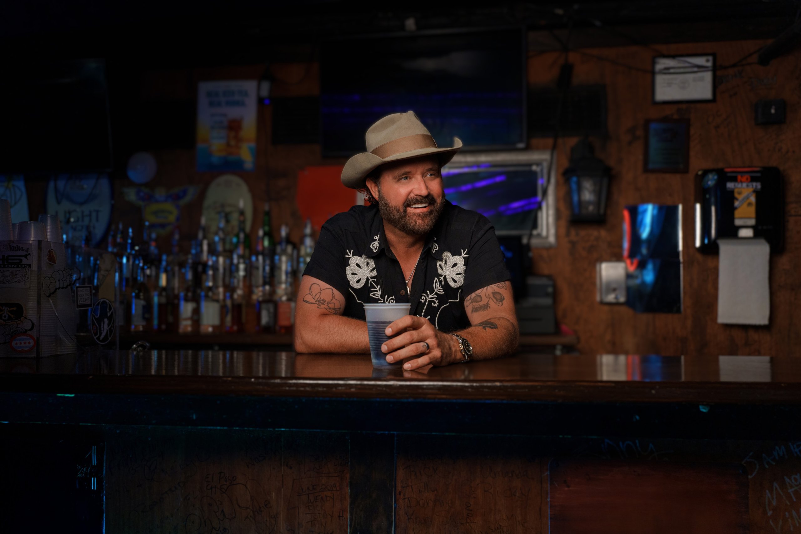 DISClaimer Single Reviews: Randy Houser Offers A 'Joyous Listening ...