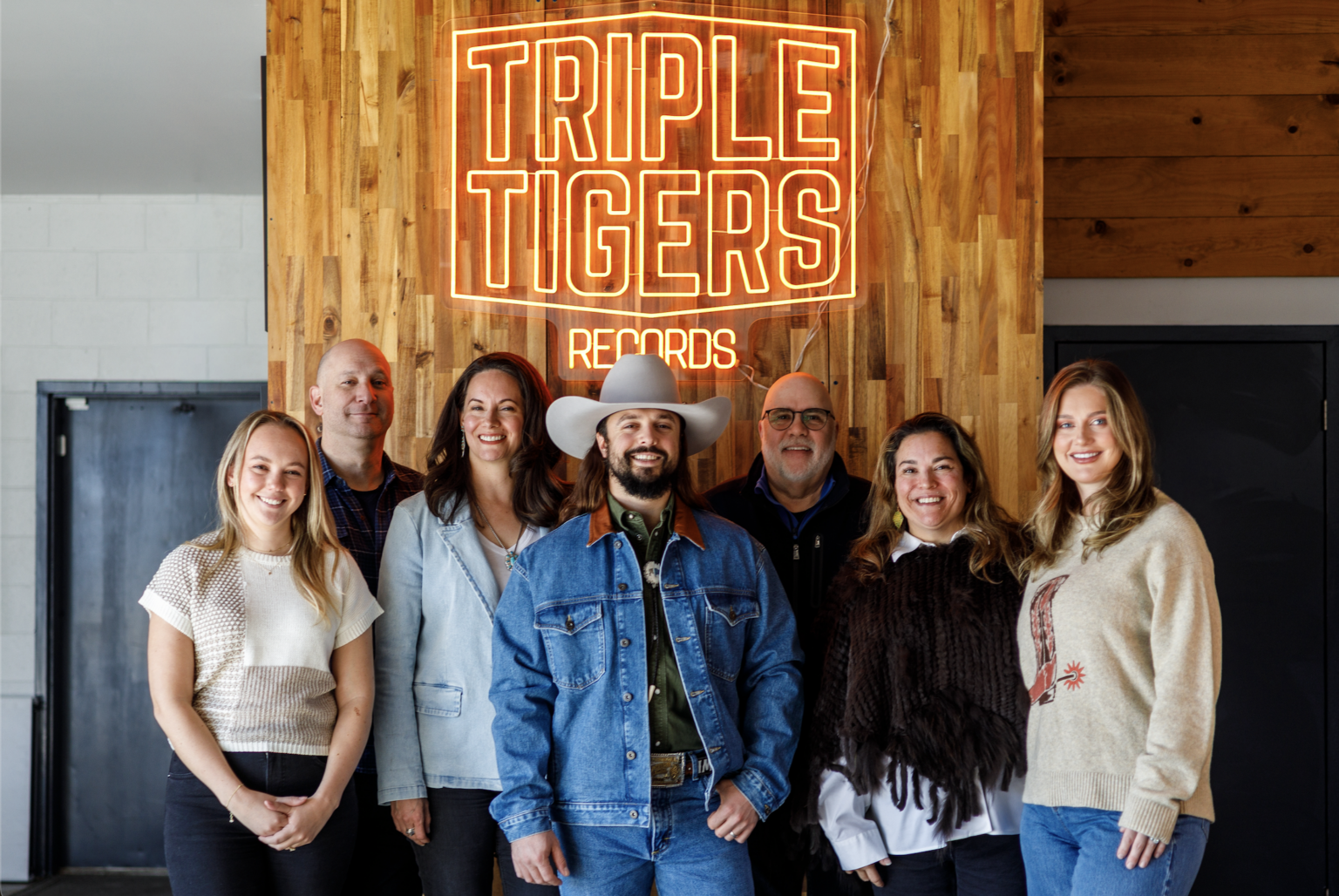Ian Munsick Partners With Triple Tigers Records - MusicRow.com