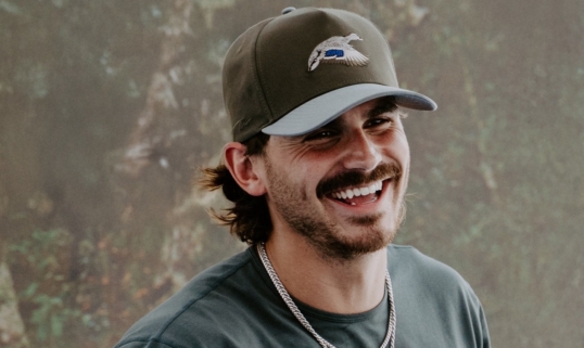 Tucker Wetmore Extends 'The Brunette World Tour' - MusicRow.com