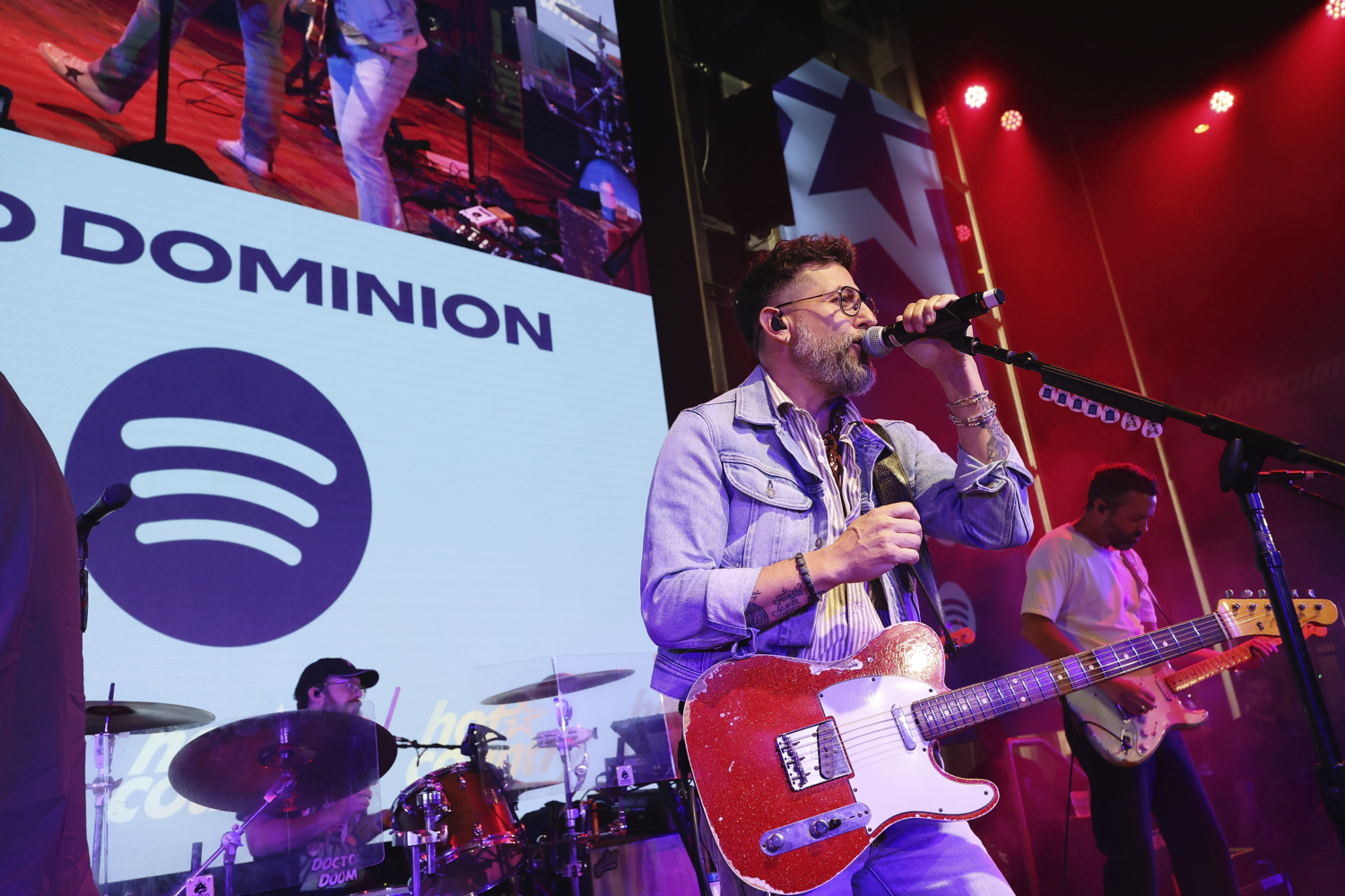 CMA Fest Day One: Fans Flock To Downtown For CMA Fest 2026 Kick Off ...