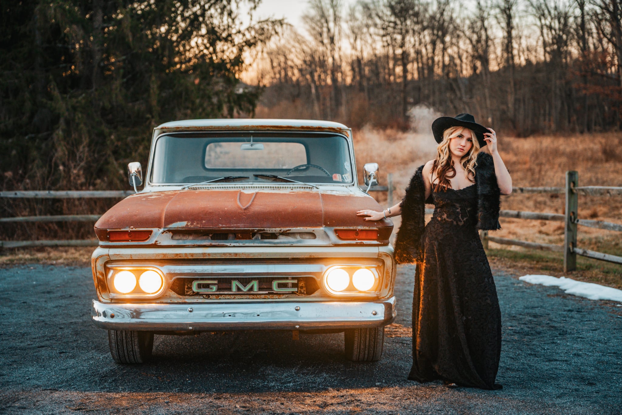 Lilly Moss Signs With Music City Power Company - MusicRow.com